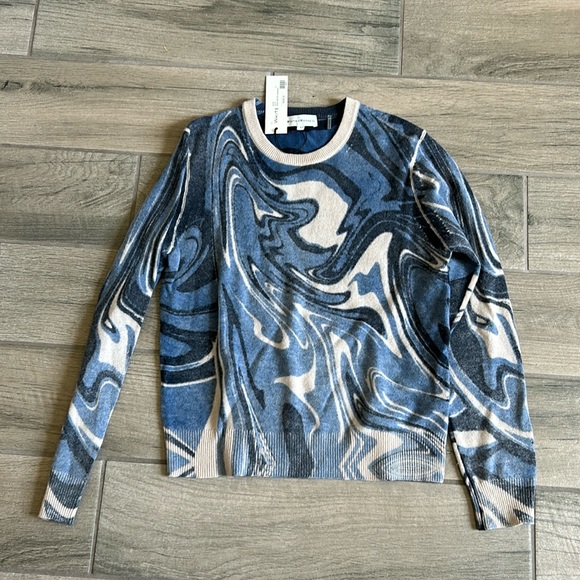 White + Warren swirl printed crew neck cashmere sweater